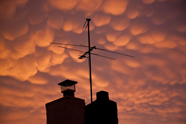 Mammatus Clouds Forever : More Photos Of The Bumpy Clouds - Gothamist