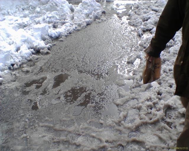 New Yorkers Overwhelmed By Snow, Slush - Gothamist