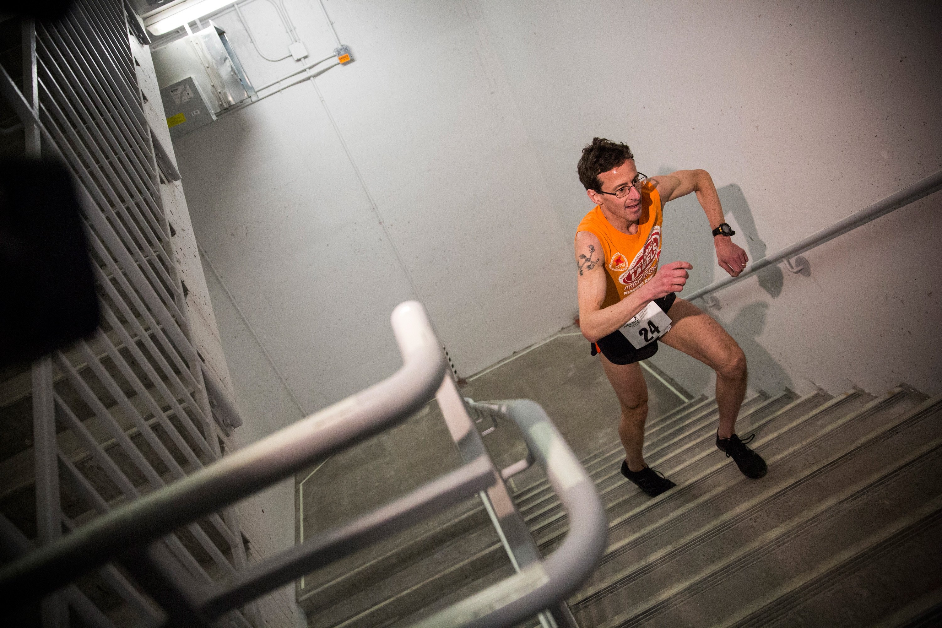Photos: Hundreds Run Up 4 World Trade Center Stairs For Cancer Research ...