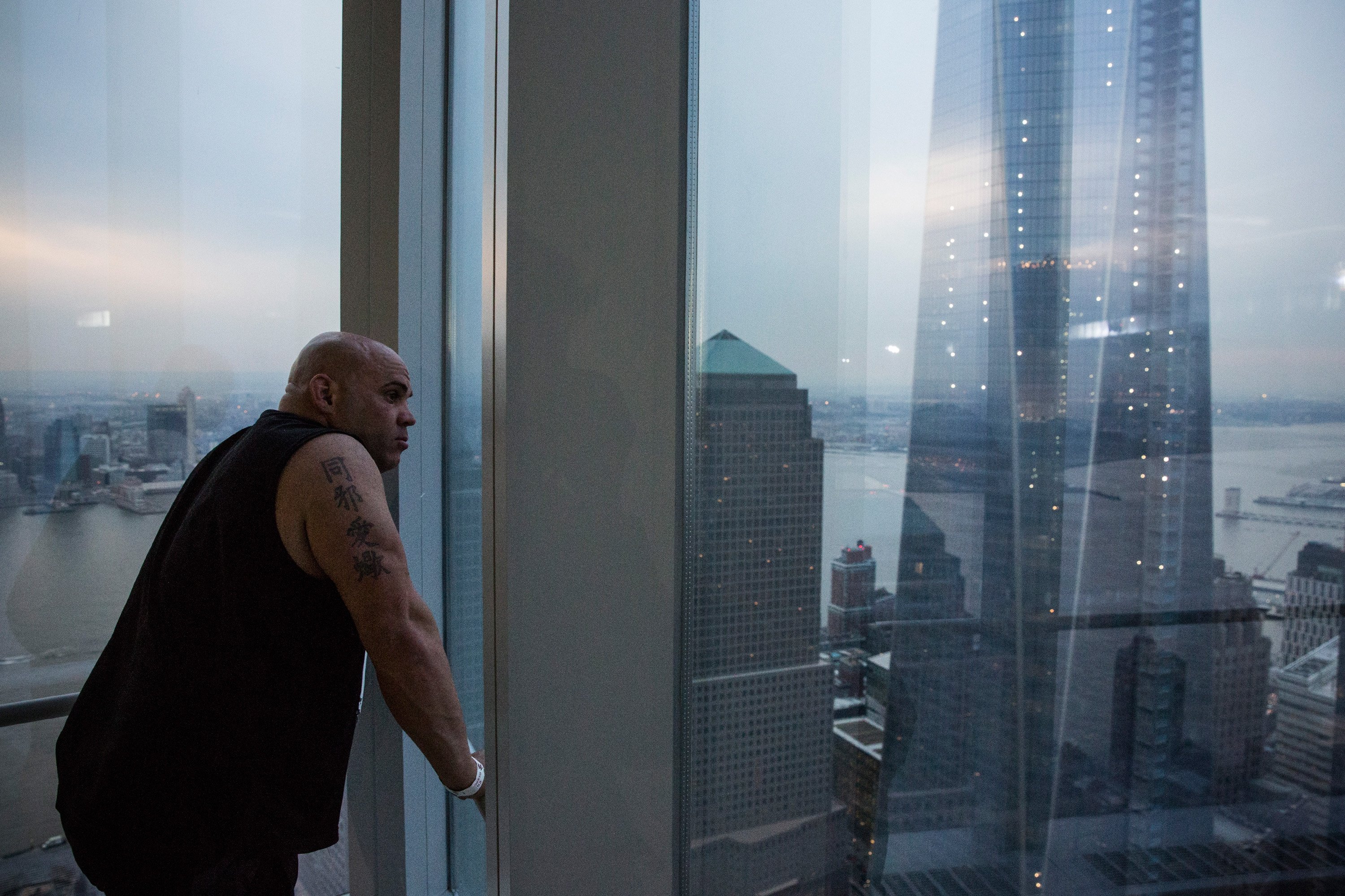 Photos: Hundreds Run Up 4 World Trade Center Stairs For Cancer Research ...