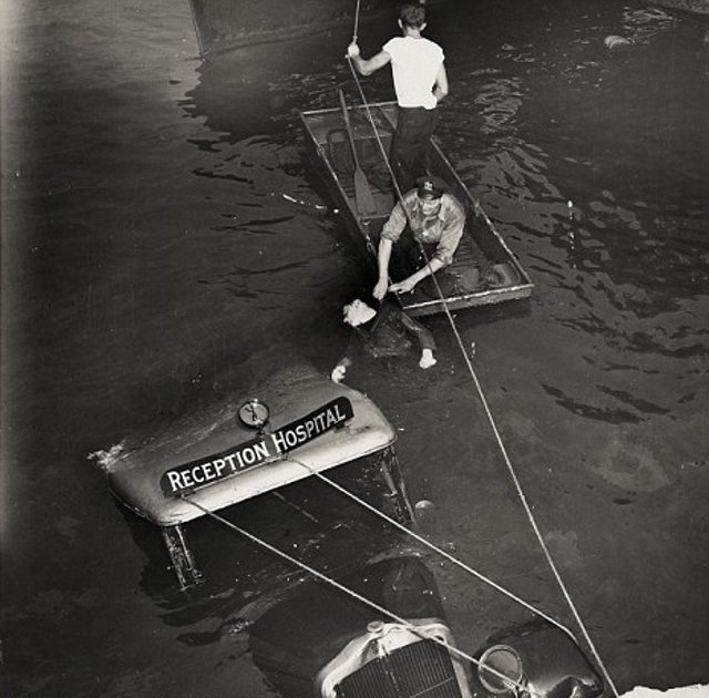 Police recovering the body of Reception Hospital ambulance driver ...