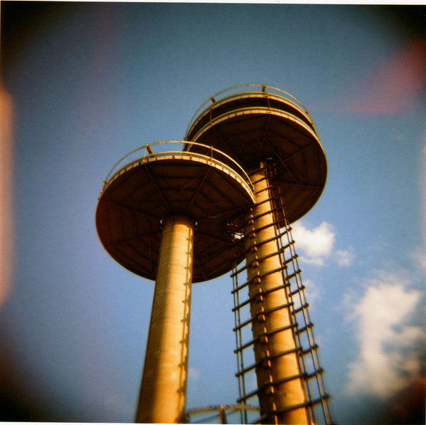 Fate Of World's Fair Towers To Be Decided By A New Study - Gothamist
